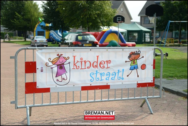 Kinderstraat aan de Dissel in Genemuiden