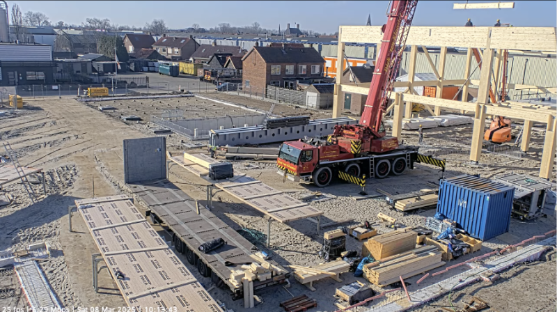 Er wordt gebouwd aan de Sasdijk in Genemuiden en daar staat een 4K camera webcam